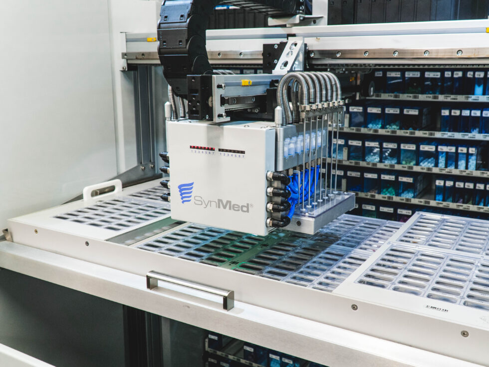 Louis & Clark Unveils High-Speed, Vial Filling Robot